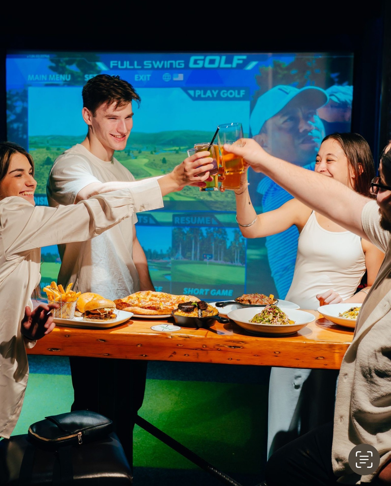 Par4 Kitchen & Bar | Sports Lounge | Golf Simulator Surrey