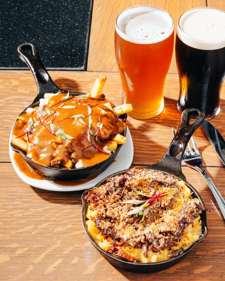 Par4 Kitchen & Bar | Sports Lounge | Golf Simulator Surrey