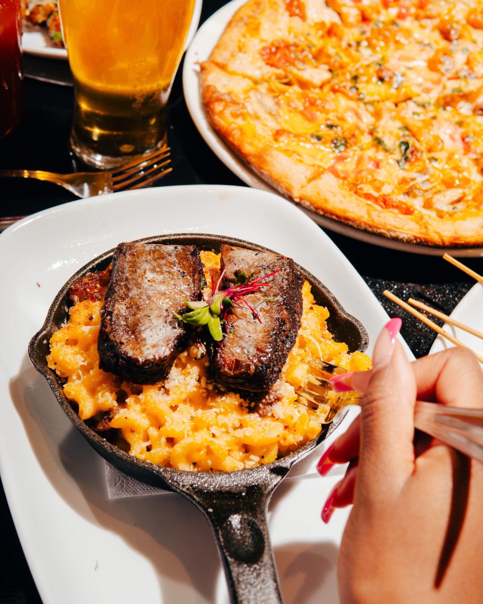 Par4 Kitchen & Bar | Sports Lounge | Golf Simulator Surrey